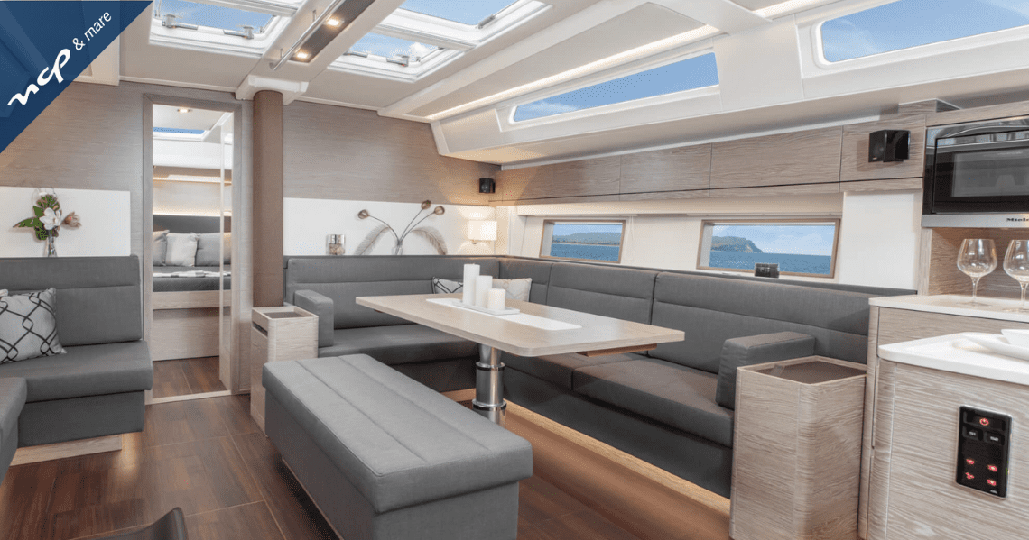 Multihull catamaran vs. monohull sailboat. Which suits you better?